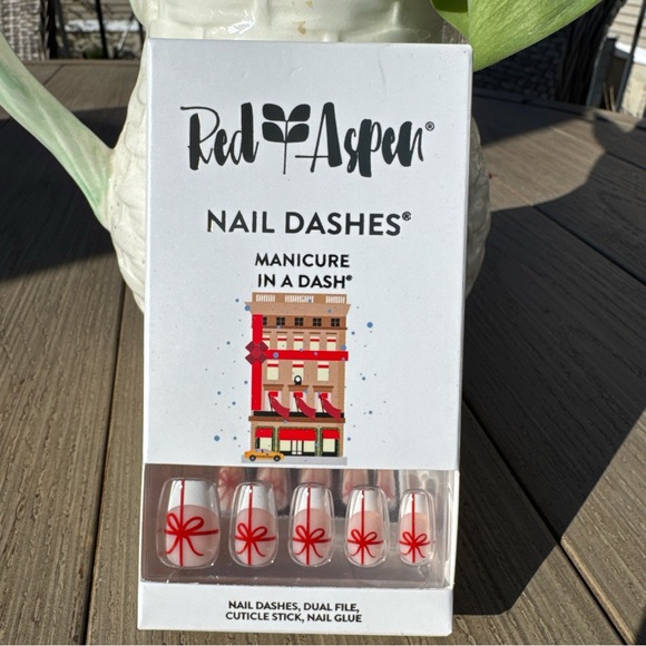 Red Aspen | Makeup | Red Aspen Magnolia Loves Manhattan Nail Dashes Pop ...